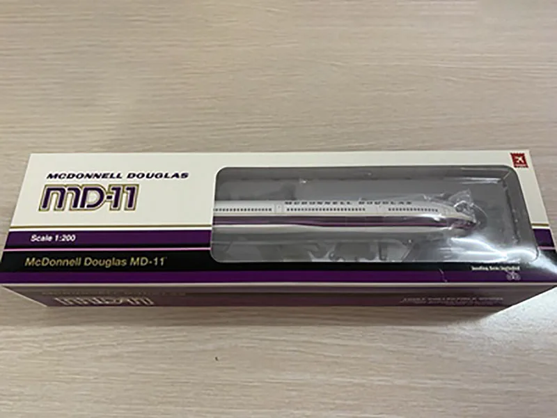 1-200-McDonnell-Douglas-MD-11-N211MD.jpg