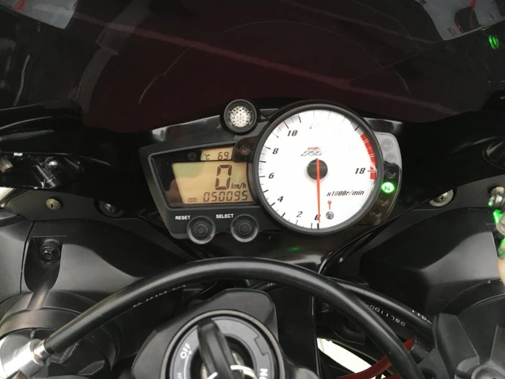 2005 Yamaha R6 Cluster