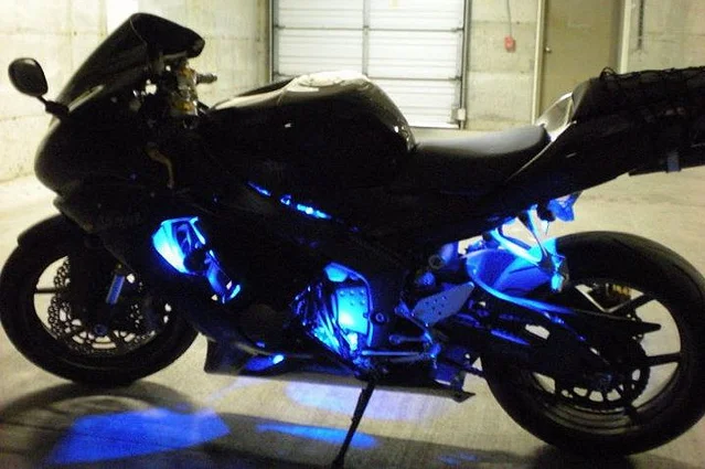 Yamaha R6 Blue Lights