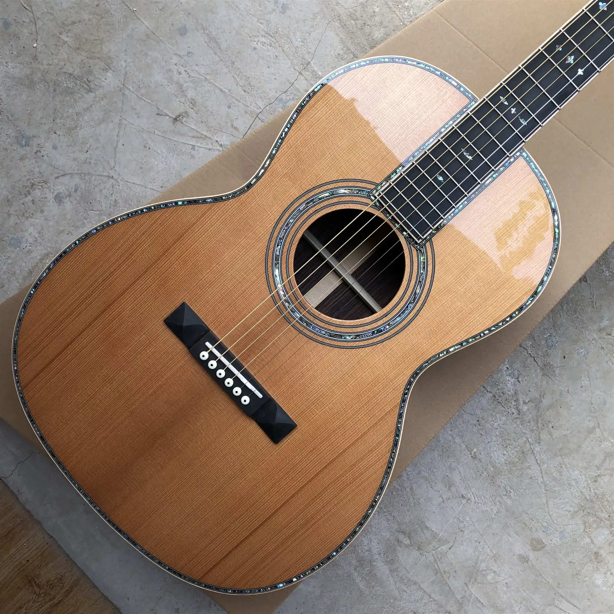 Guitarra-ac-stica-modelo-000-de-39-pulgadas-parte-superior-de-pino-rojo ...