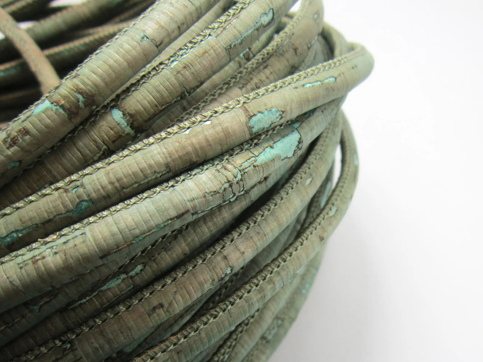 1meter-6mm-Cork-leather-Dull-Green-Round-Portuguese-cork-cord.jpg