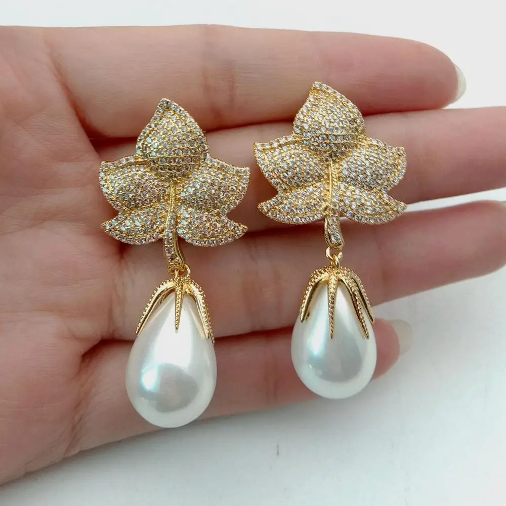 Yygem 1.7'' White Sea Shell Pearl Gold Plated Cz Micro Pave Leaf Stud ...