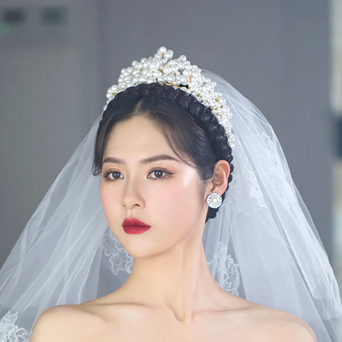 Wedding Veils With Tiaras
