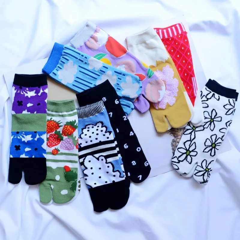 Japanese Jacquard Two-toed Socks Female Creative Cartoon Fruit Stripes ...