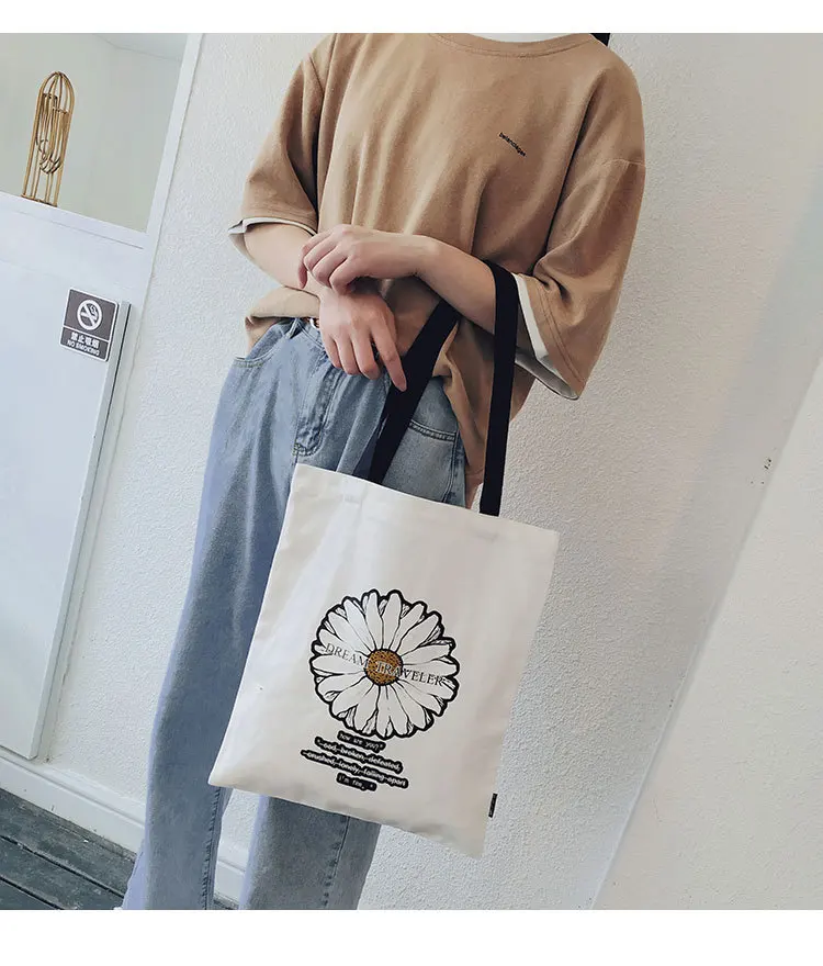 กระเป๋าสตรี GD G-Dragon 2020 new small daisy canvas bag female shoulder ...