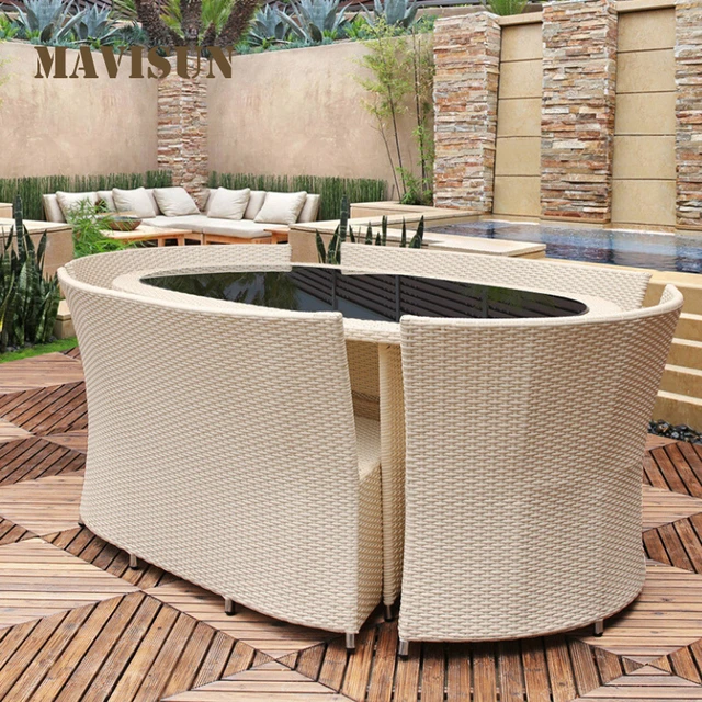 Outdoor Circular Bar