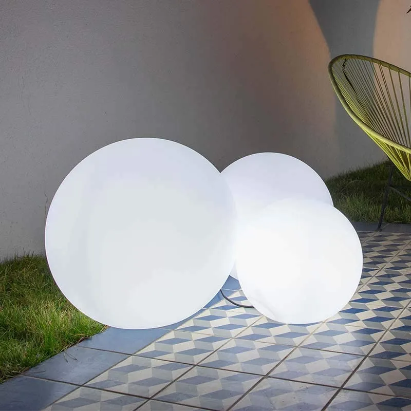Lighted Spheres Outdoor