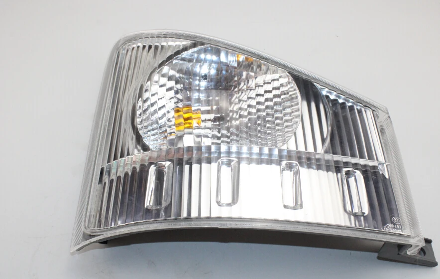 Car-Corner-Light-For-Isuzu-700P-4HK1-897585172-897585173-2PIN.jpg