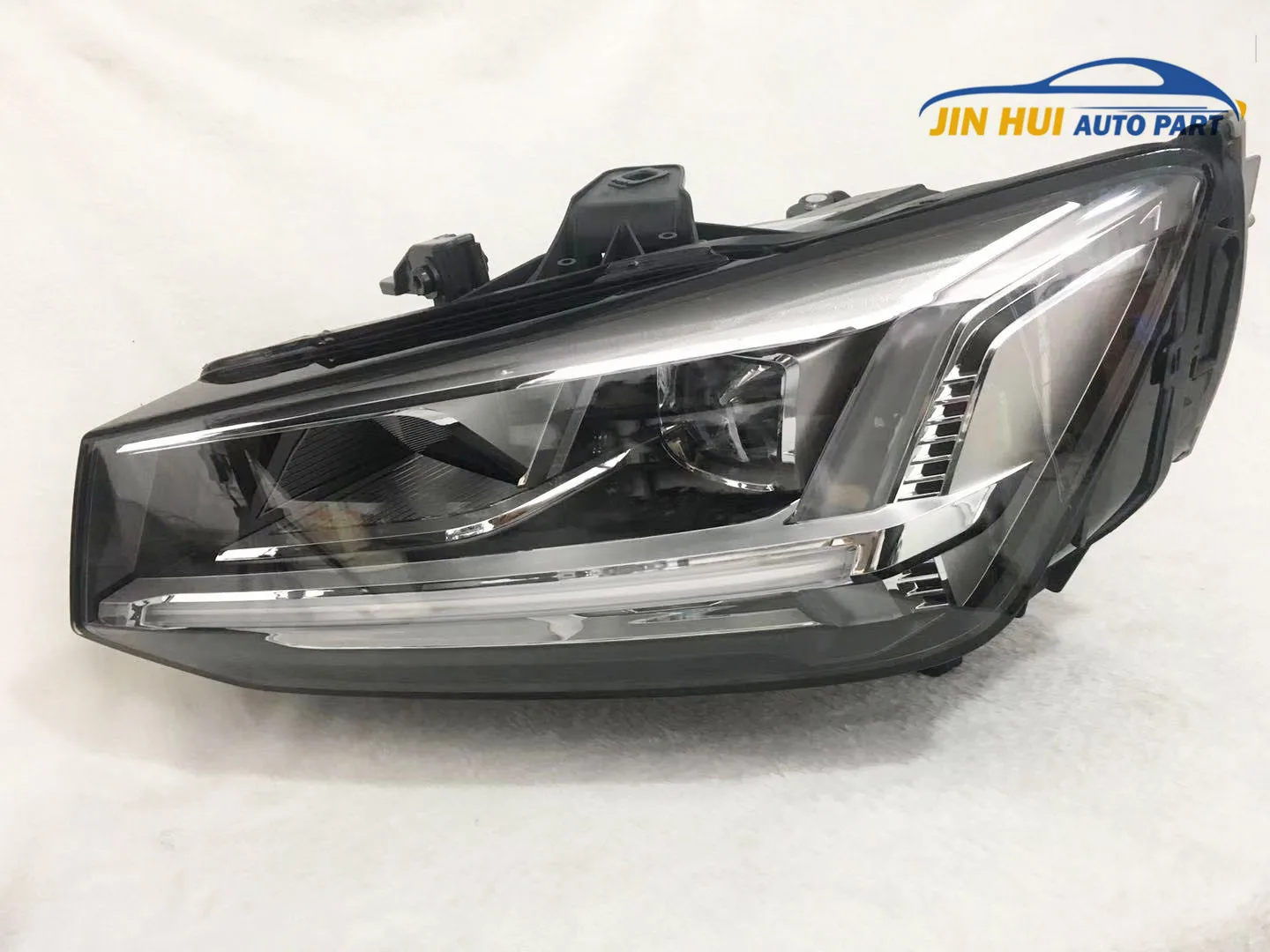 フル Led ダブルレンズヘッドライトアウディ Q2 ヘッドランプすべての制御モジュール 81D941033 81D941034