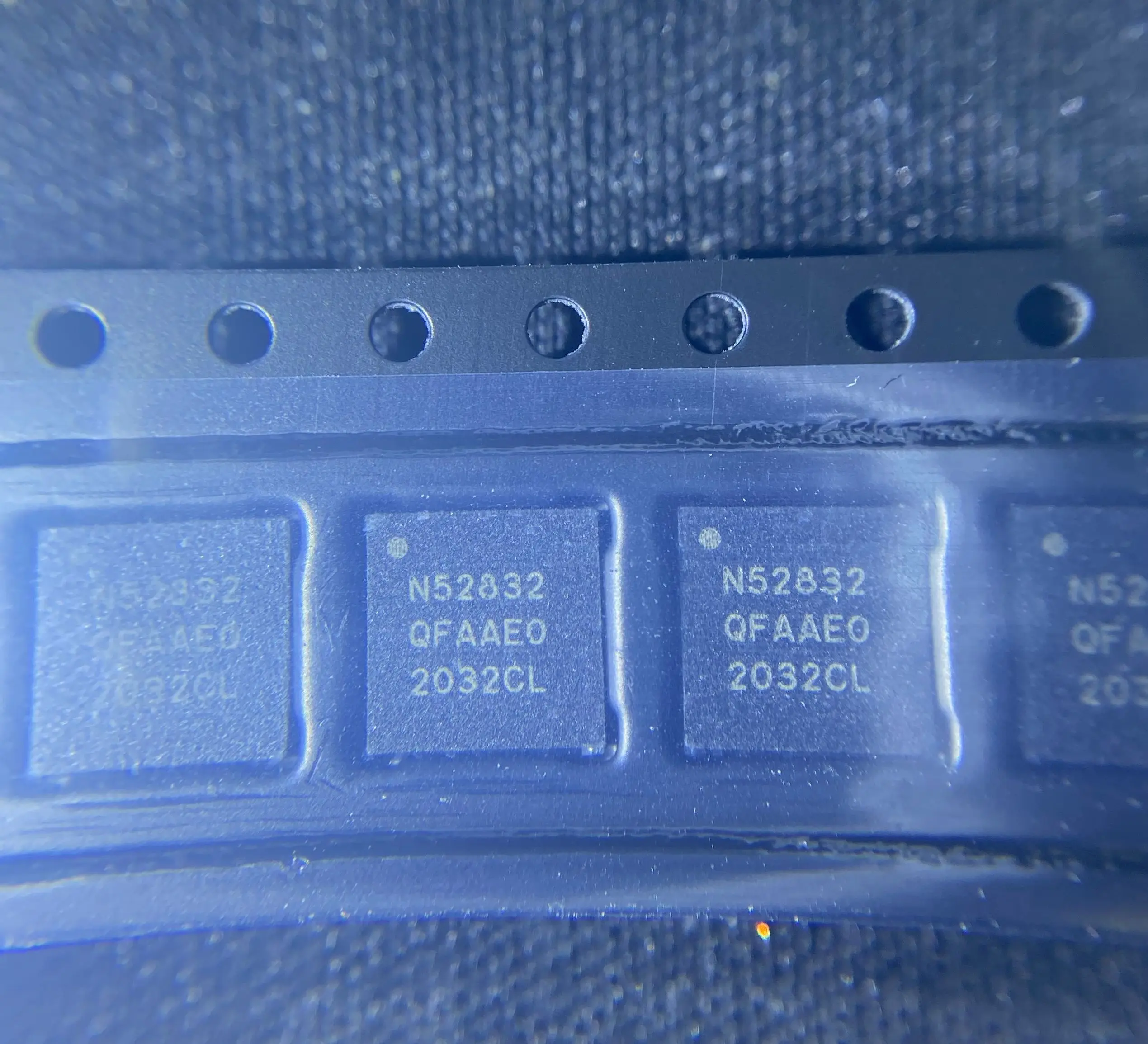 5 pçs/lote 52832 52832 QFAA N52832 NRF52832 QFAA NRF52832 NRF52832QFAA ...