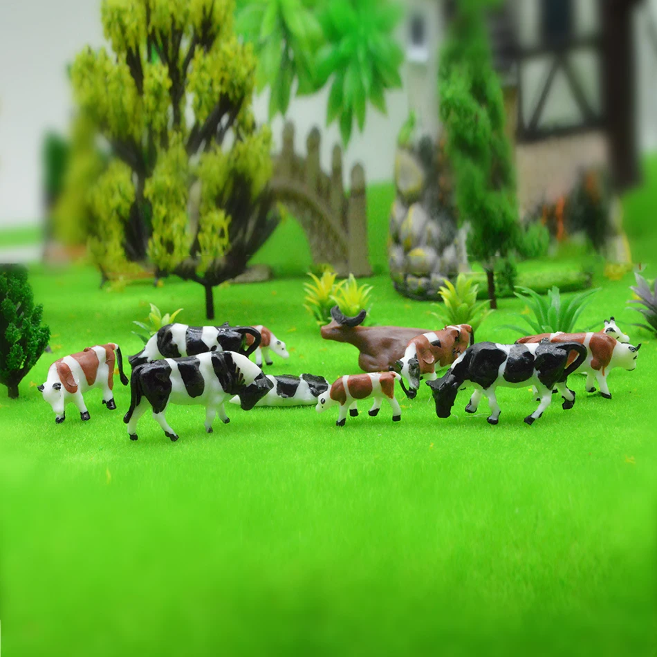 Role Playing Miniatures 4pc Cows Cattle Farm Animals LIvestock Mini ...