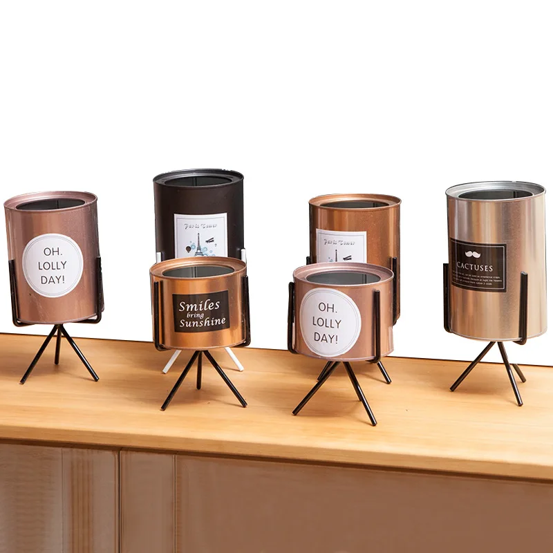 Scandinavian Minimalist Creative Combined Floor Triangular Desktop Iron ...