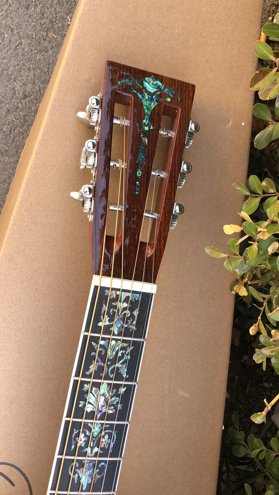 Martin Guitars Inlay Style Top