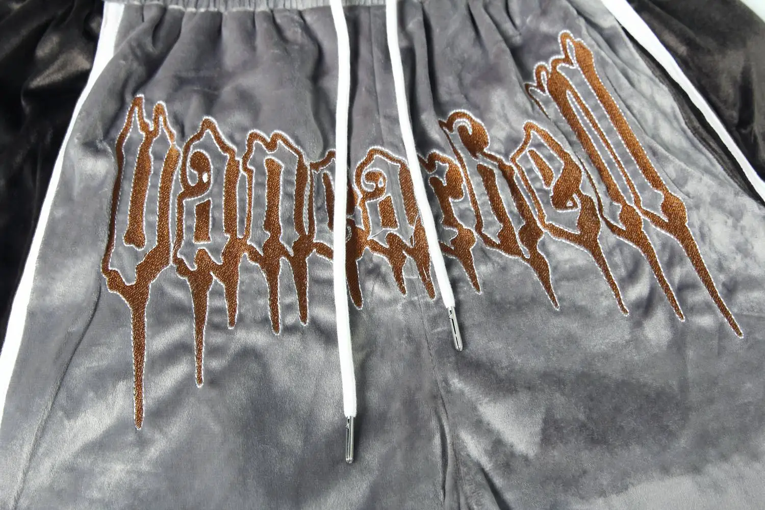 Short,Short de rue brodé en velours doré pour homme, style Hip Hop ...