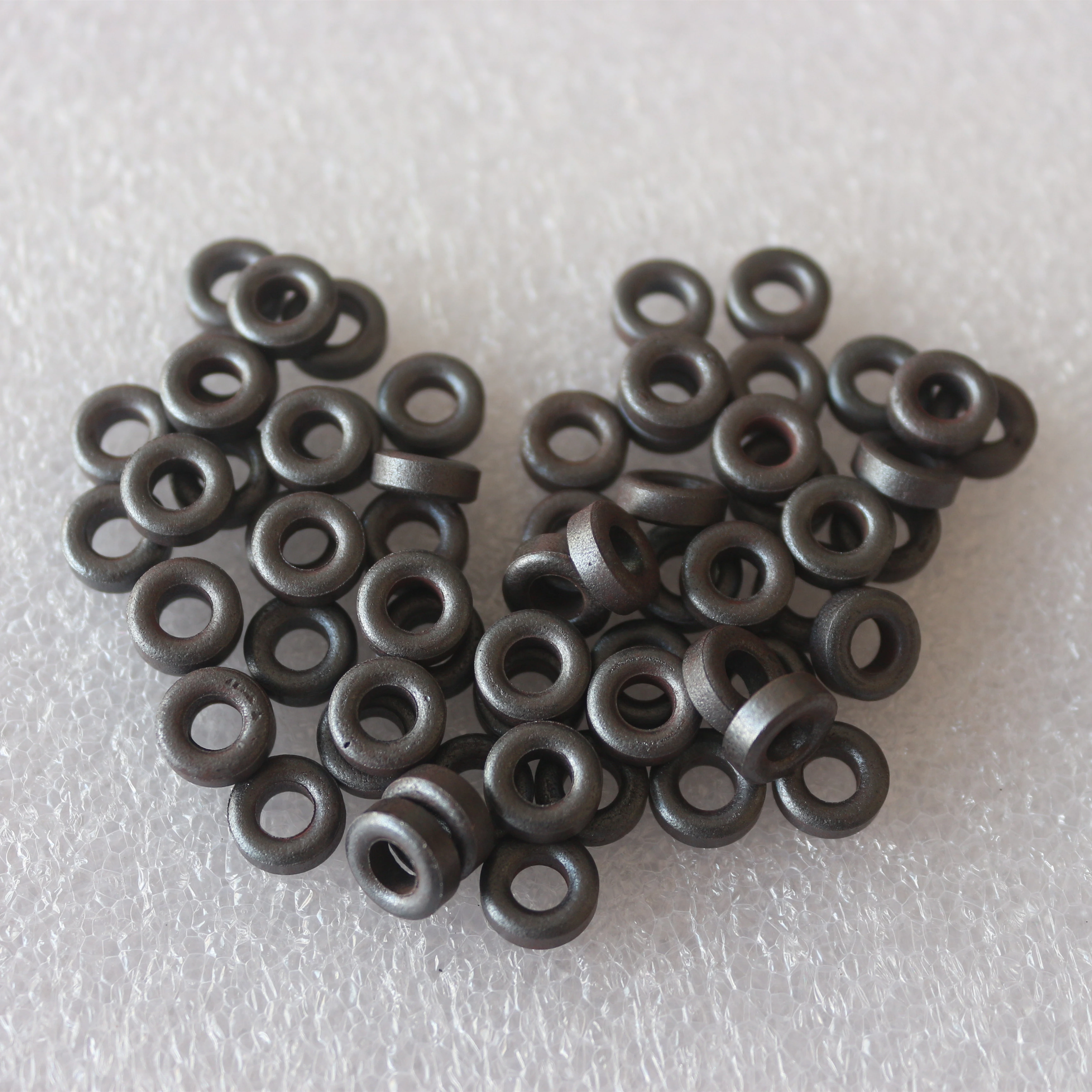 100pcs Magnetic Ferrite Cores Bead Coil Filter Wire 3.05 3.5 3.9 4 5 6 ...