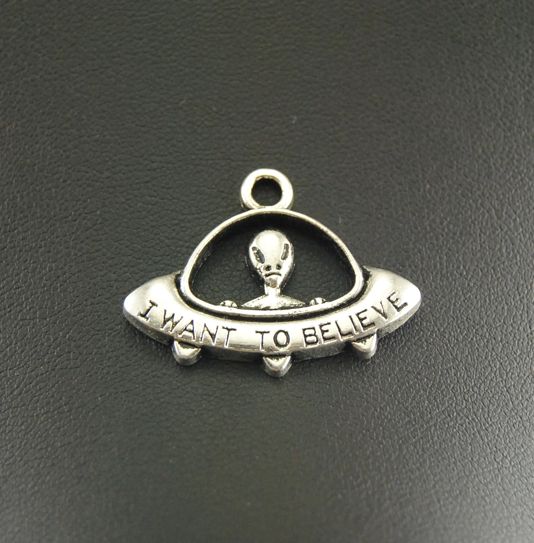 30 pcs Silver Color UFO Alien Charms Pendant DIY Metal Bracelet ...