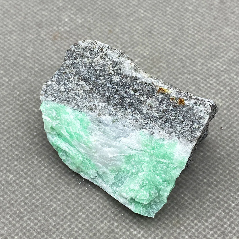 Natural verde esmeralda mineral gema grau cristal espécimes pedras e ...