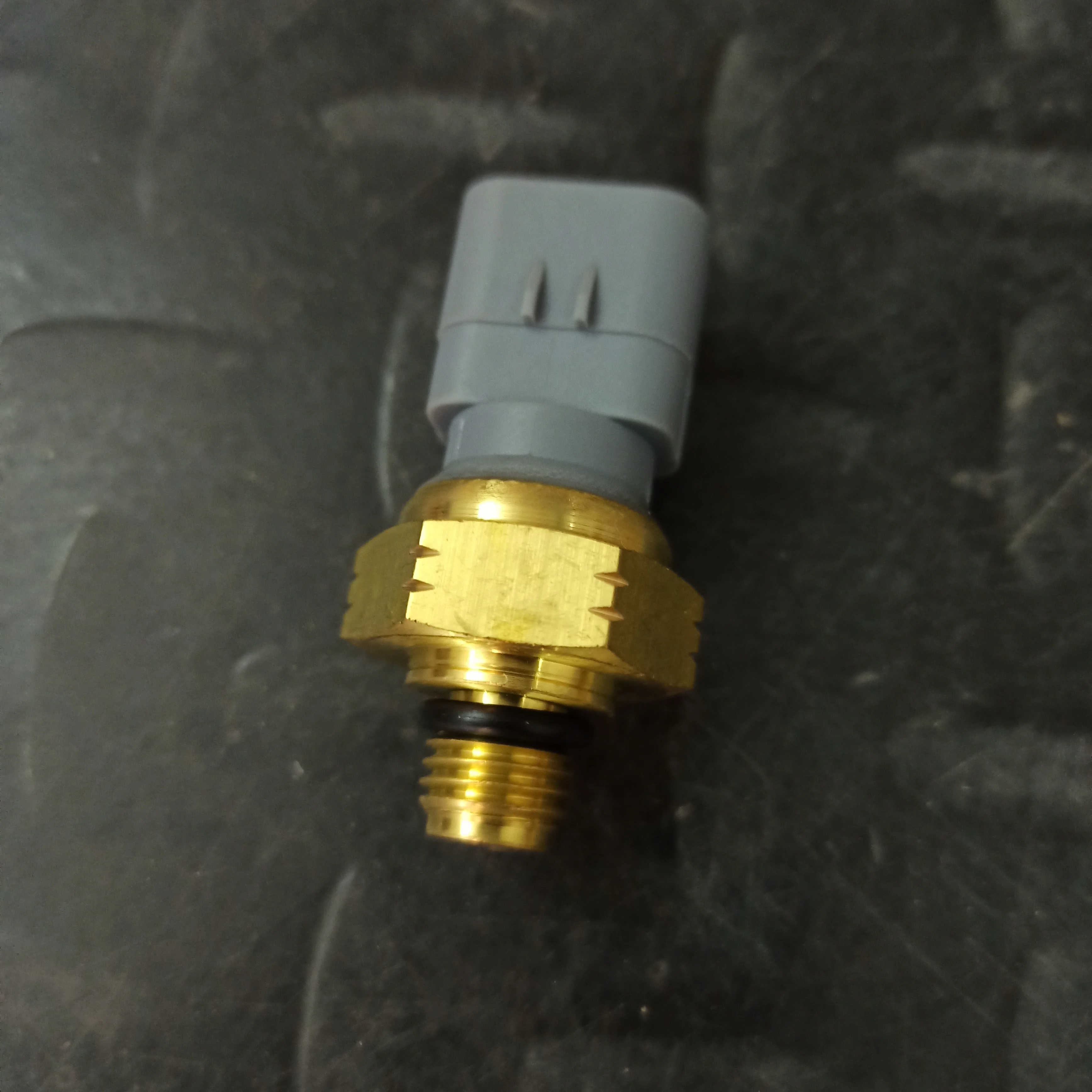 E320D-Excavator-C7-1-Engine-Oil-Pressure-Sensor-320-3060-3203060.jpg