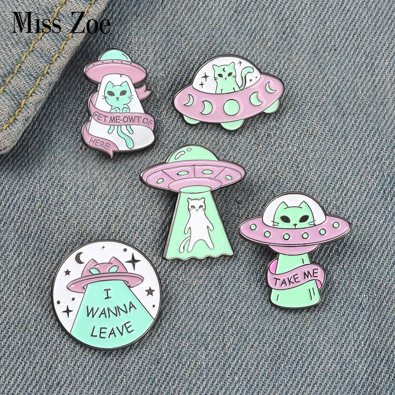 'Escape Here' Alien Cat Enamel Pins Funny Bag Brooch Lapel Badge ...