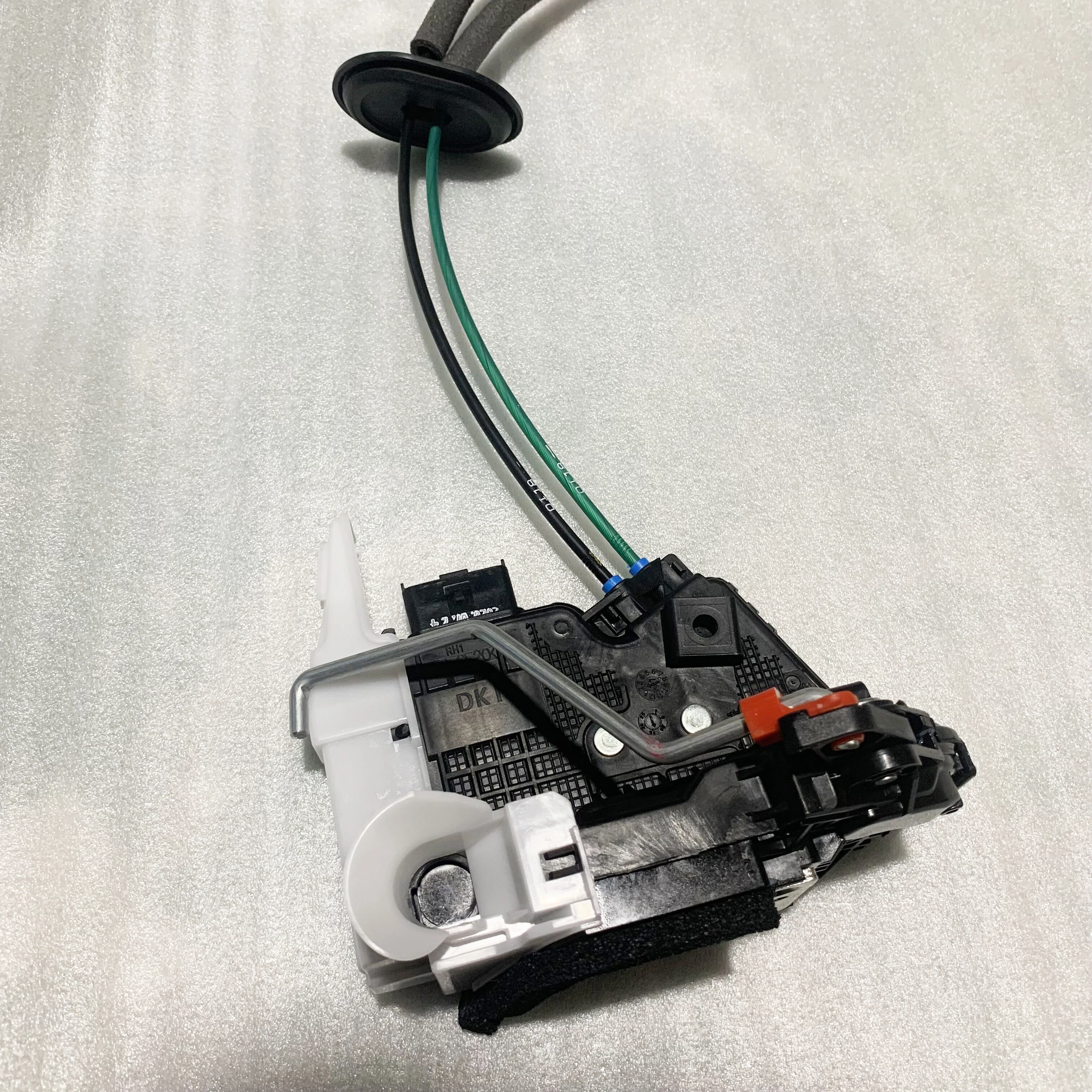 OEM-813203R100-2014-2016-Cadenza-Front-Door-Lock-Actuator-Motor-Left ...