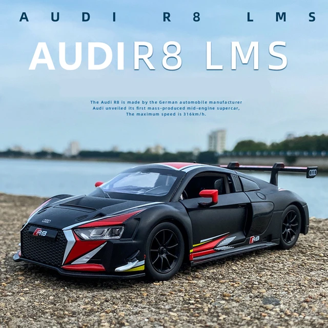 R8 Black On The Track