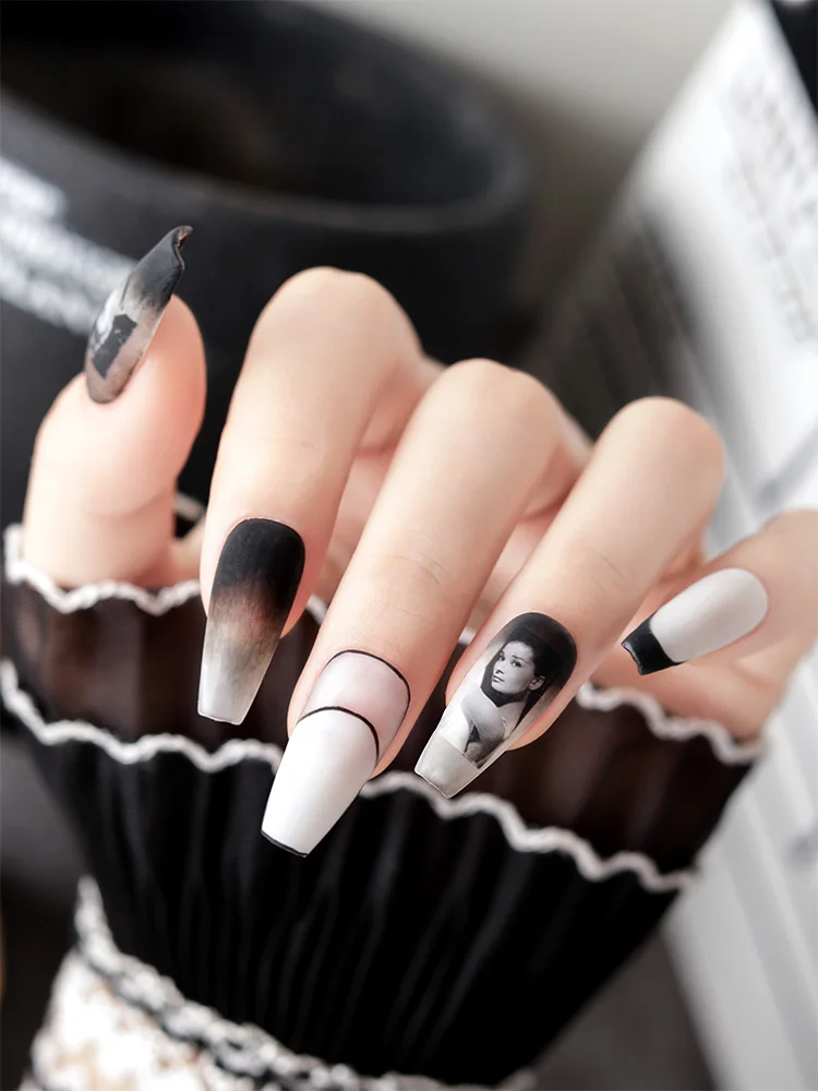 Marilyn Monroe Acrylic Nails