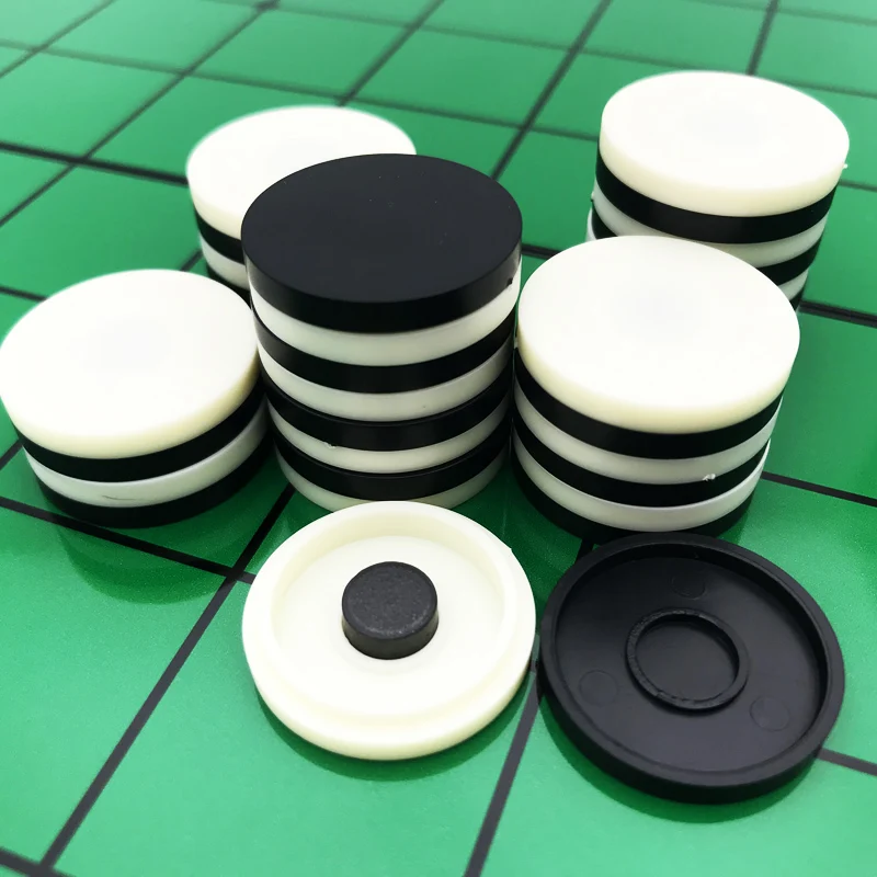 Reversi Games Keychain