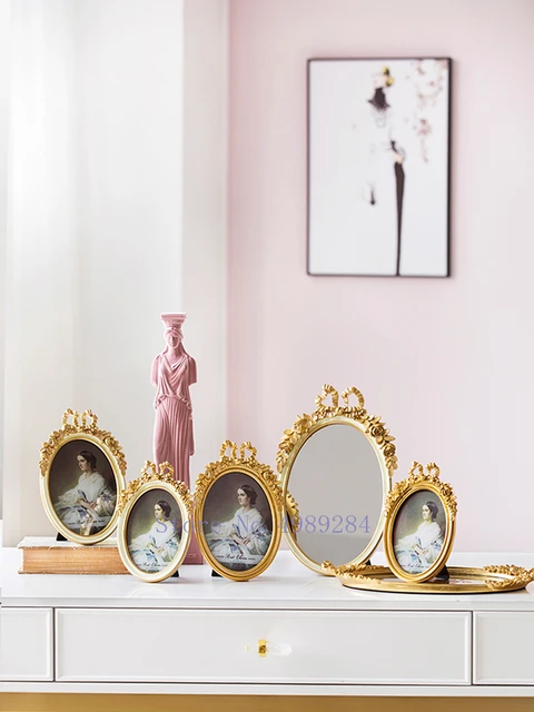 Fancy Round Gold Frames