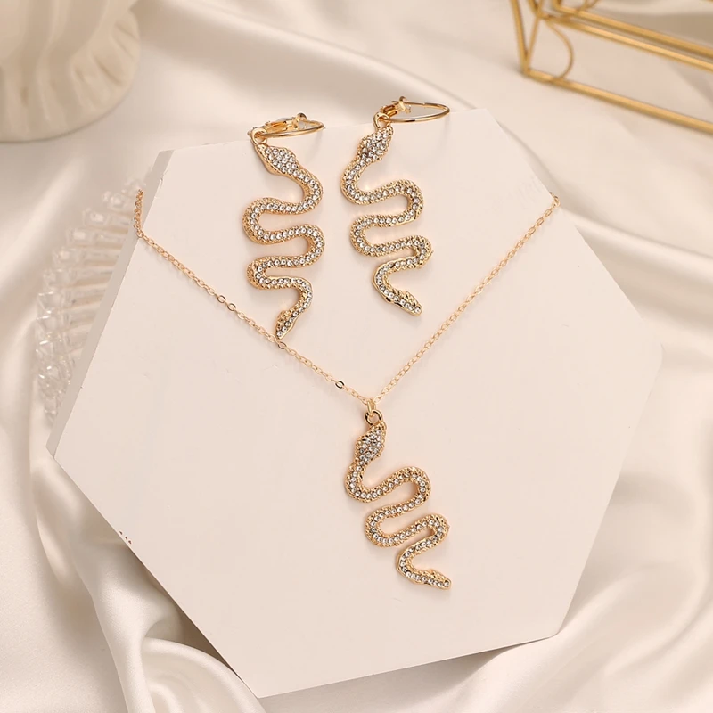Ensemble de bijoux serpent en cristal pour femmes, collier et boucles'oreilles en forme de ...