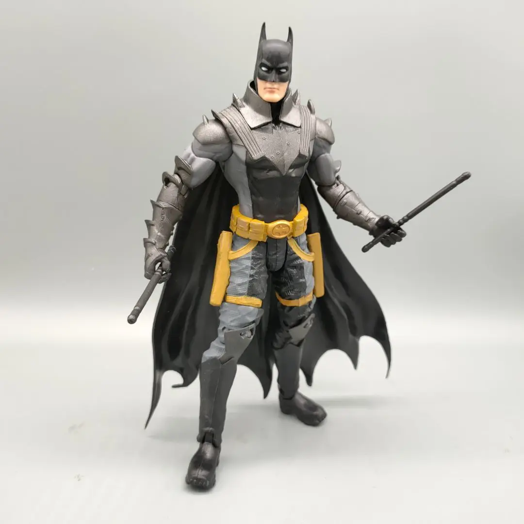 Earth 2 Batman Figure