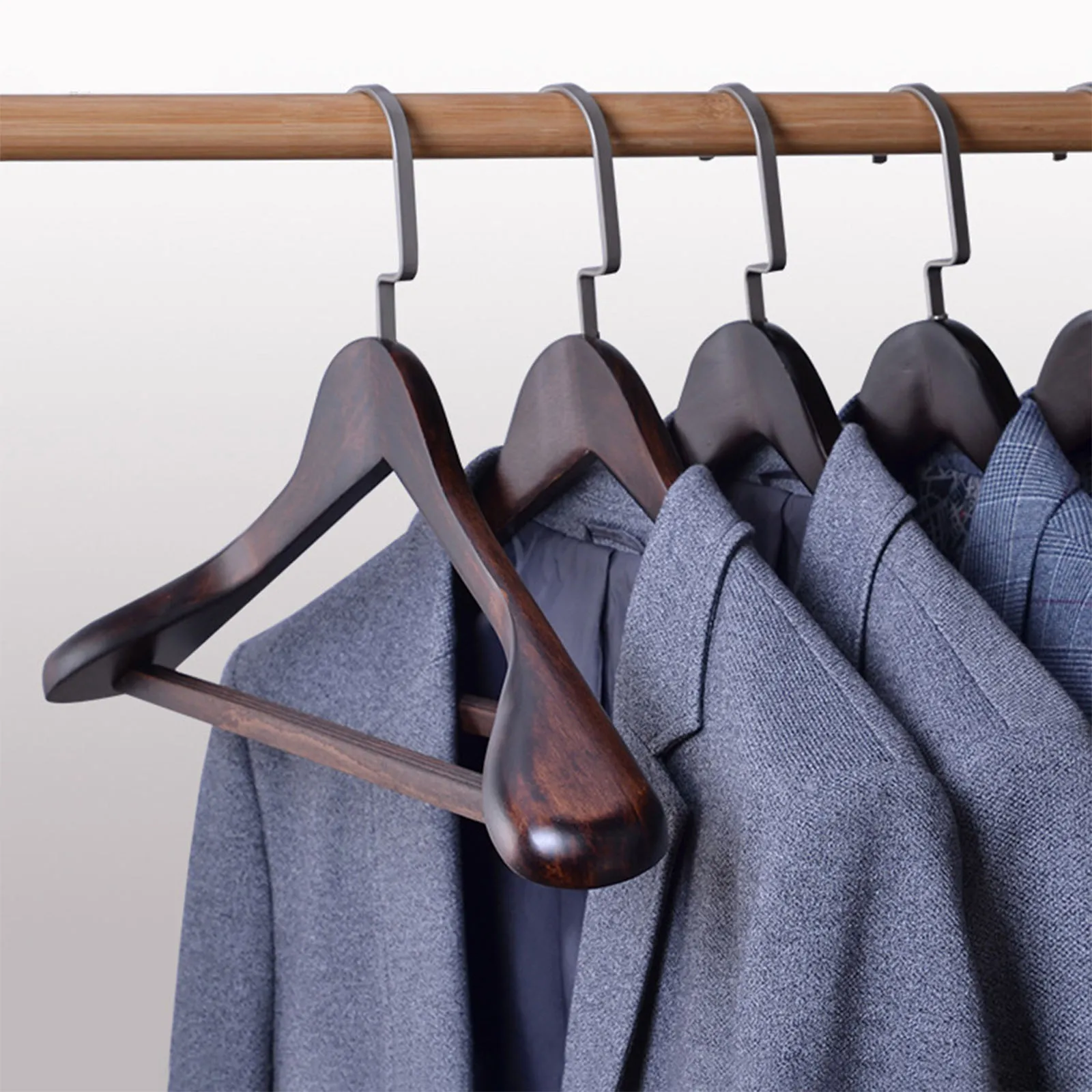 Colgador de ropa de madera maciza para hombre, percha de hombro ancho ...
