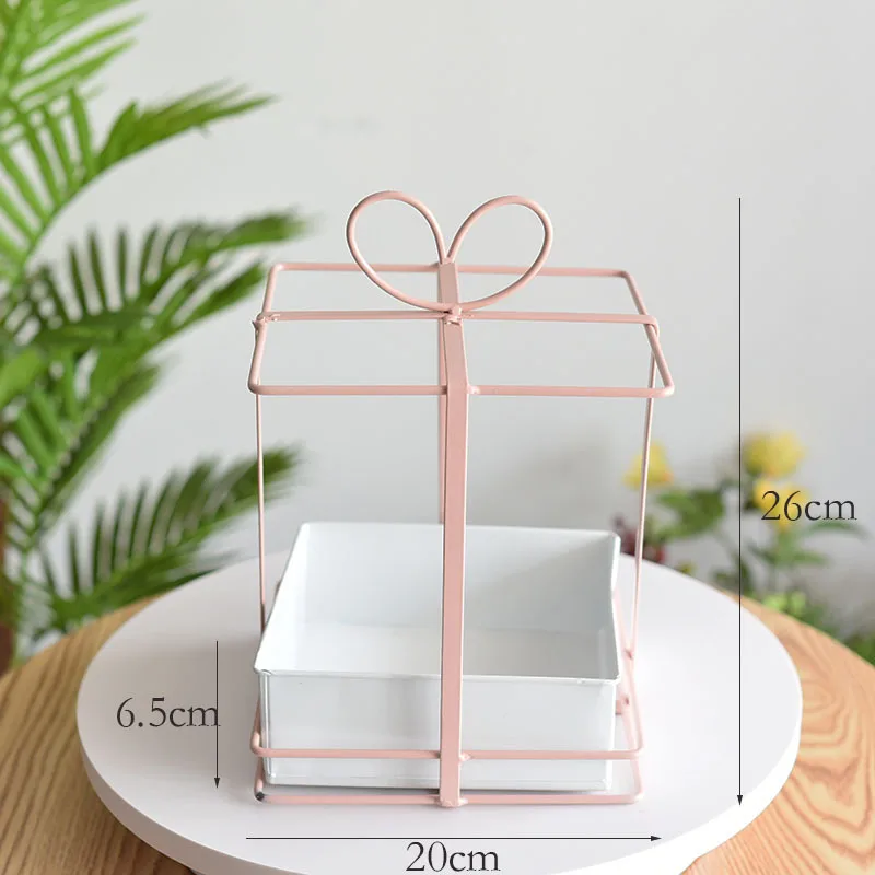 Металлическая корзина для цветов Любовь позолоченный Геометрическая ...