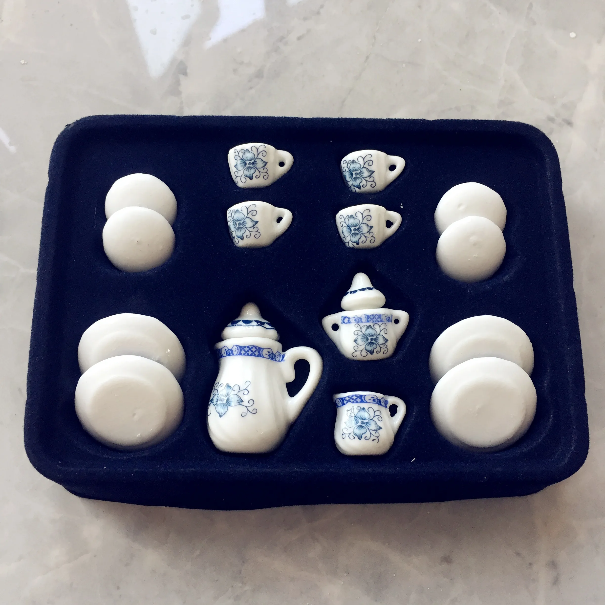 China Ceramic Dollhouse Miniature Blue And White Porcelain Dining Ware ...