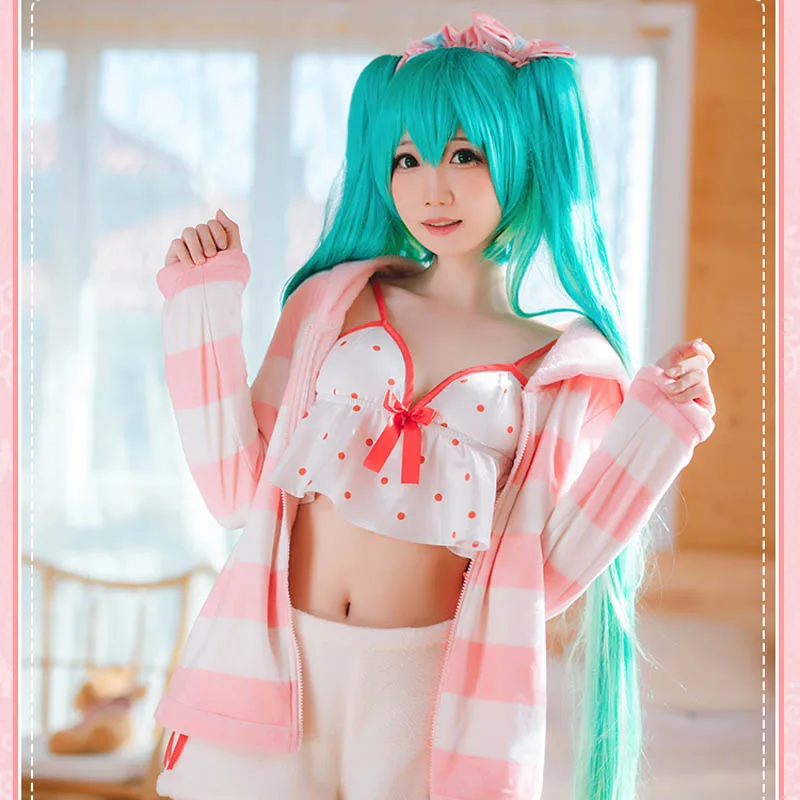 Hatsune Miku American Cosplay