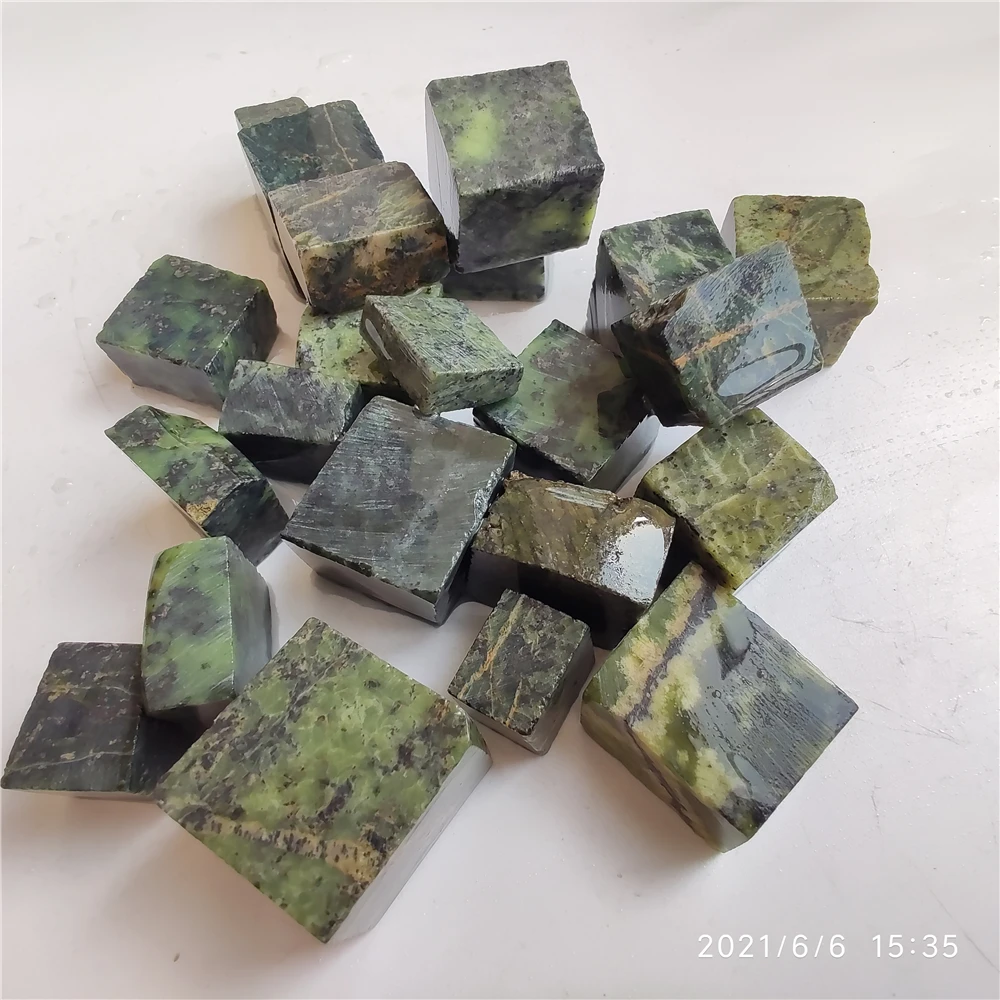 Batu Giok Hijau Muda