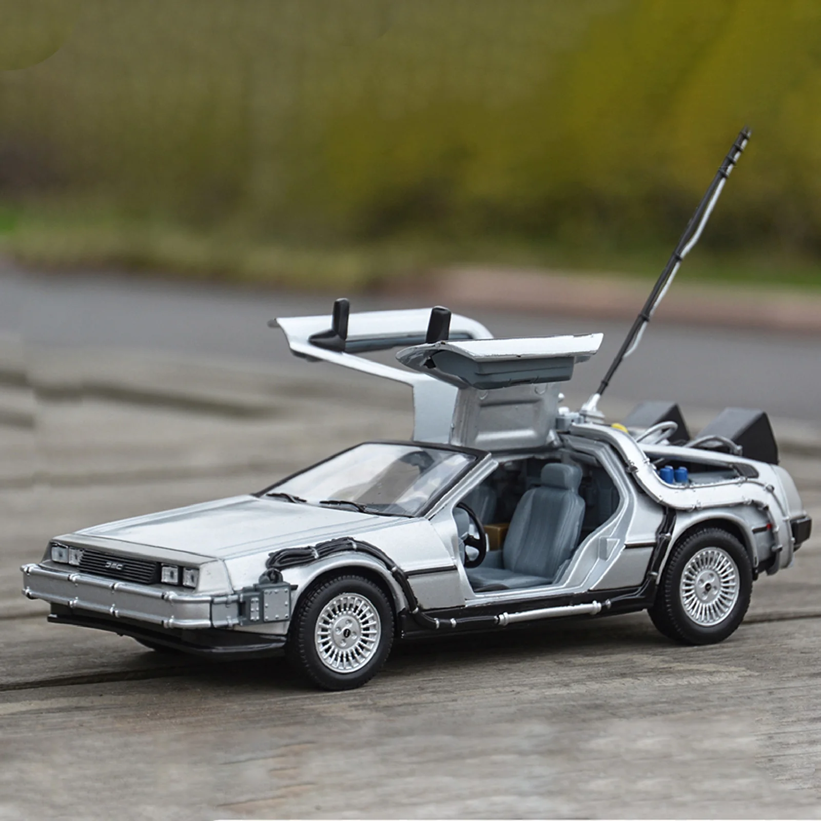 Details about KIDS BACK TO FATURE 1.24 DEICAST METAL DELOREAN TIME ...