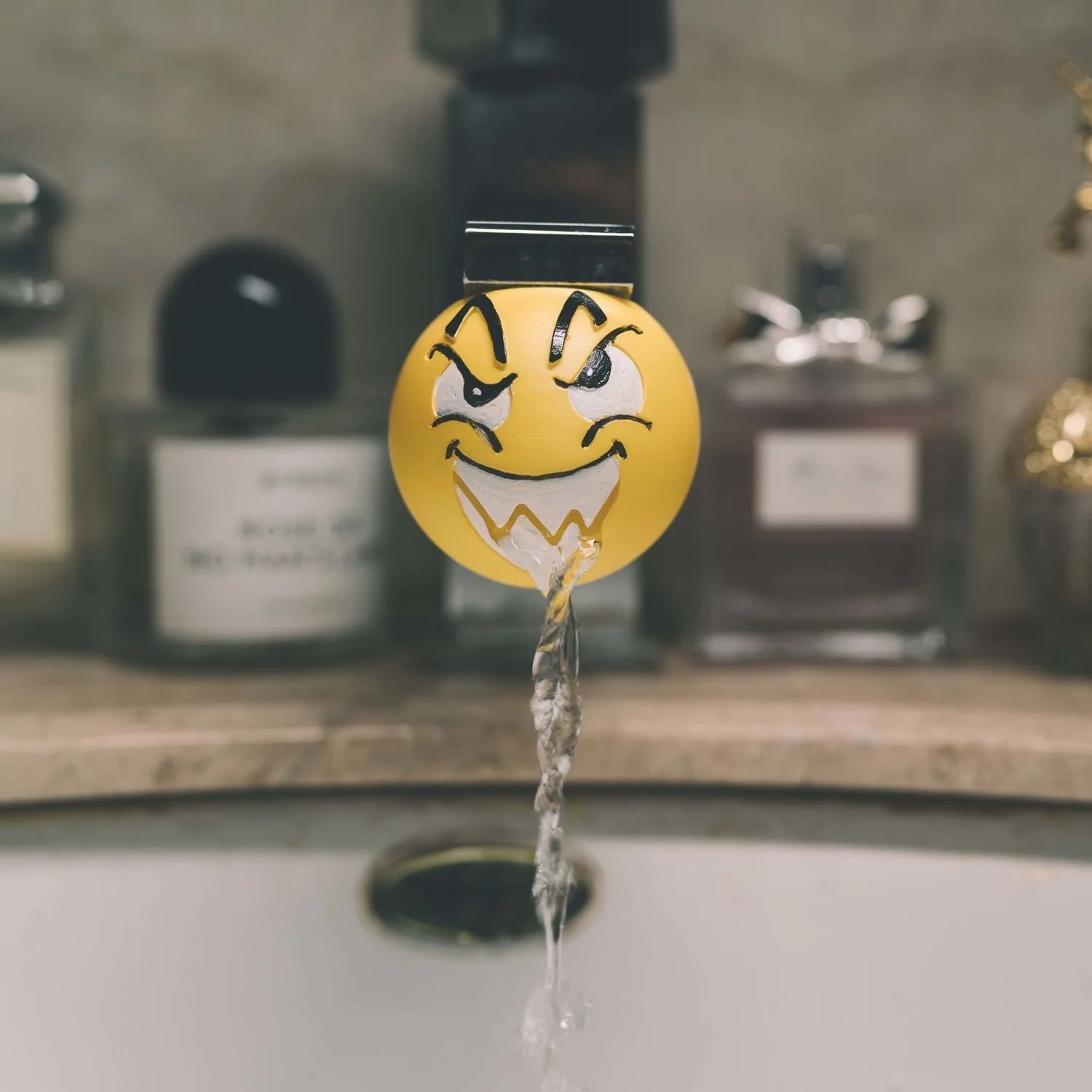 Knife And Shower Head Emoji