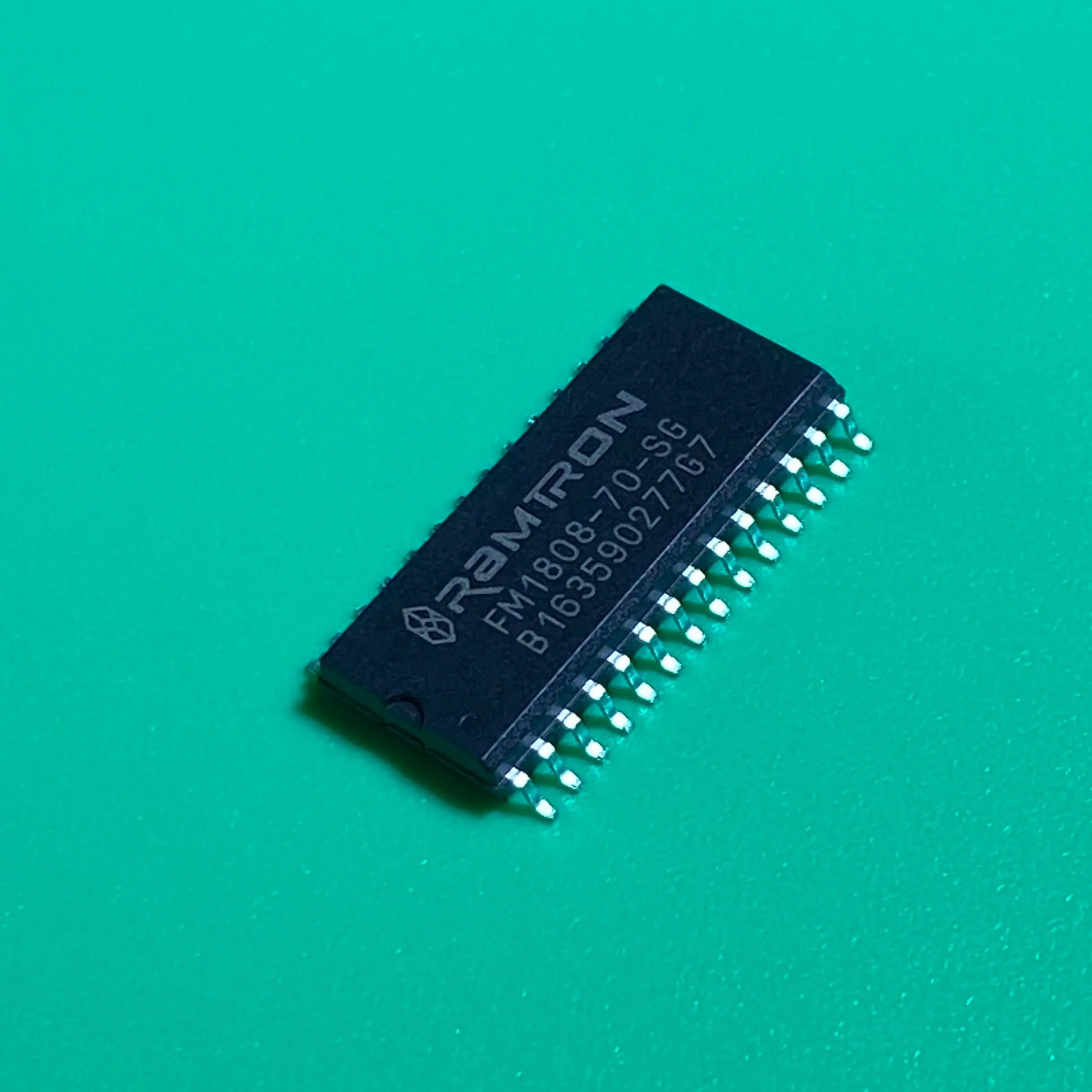 5pcs/lot Fm1808-70sg Sop28 Fm 1808 70sg Sop-28-7.2 256kb Bytewide Fram ...