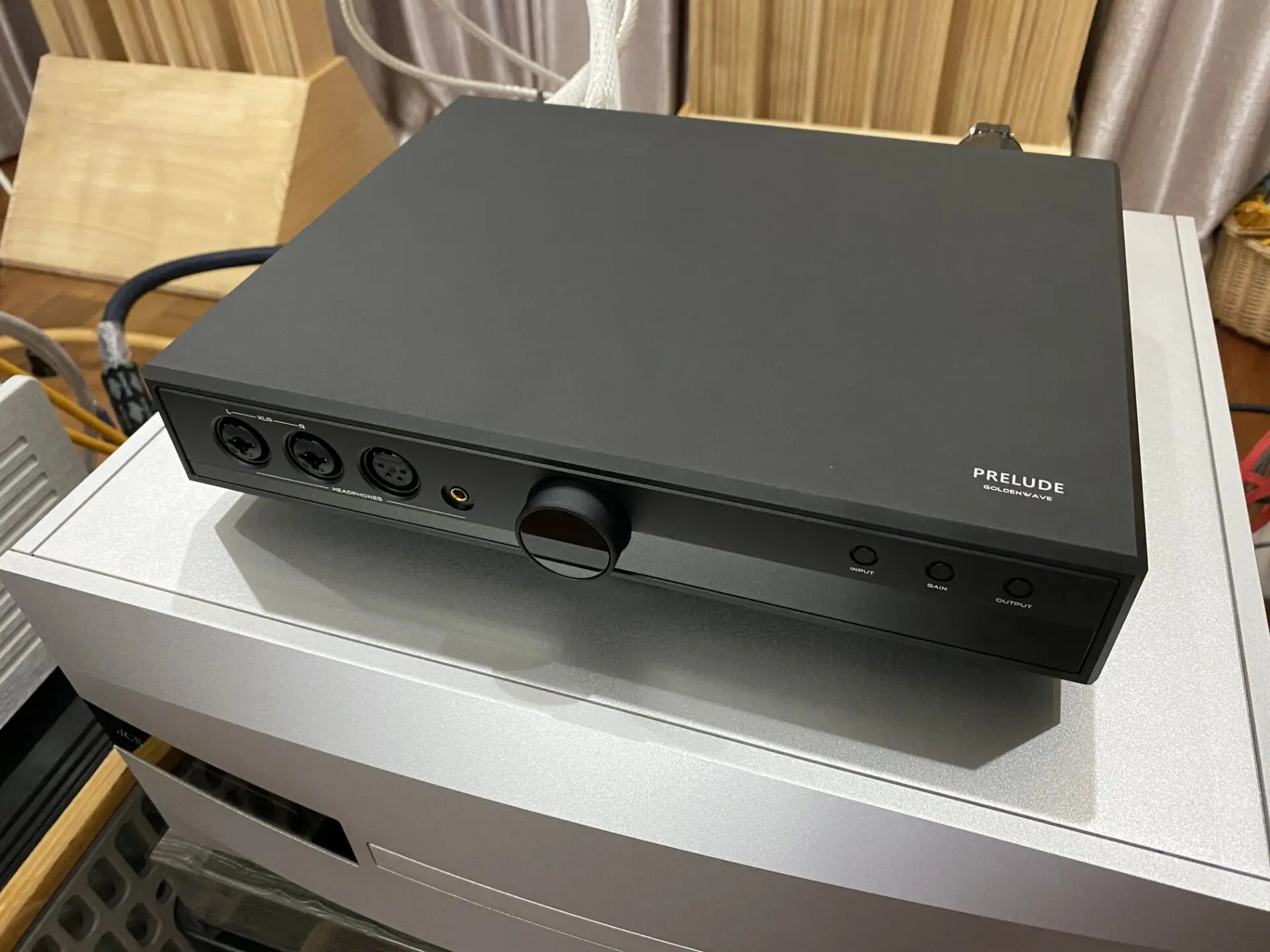 GoldenWave-fully-balanced-amplifier-Class-A-Class-A-flagship-amp-with ...