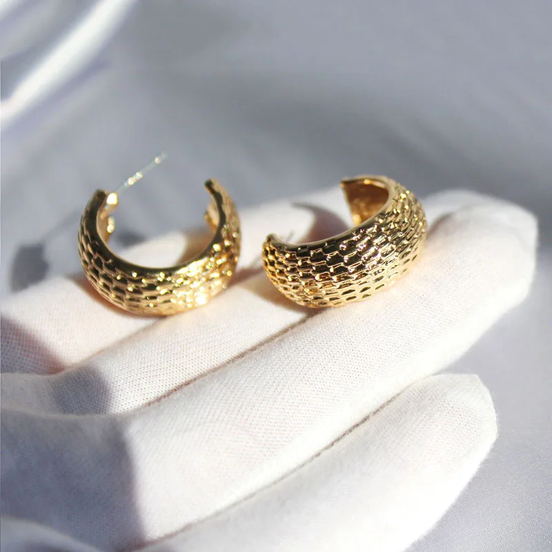 Minimalist Threads Textured C Shaped Earrings Thick Open Round Chunky ...