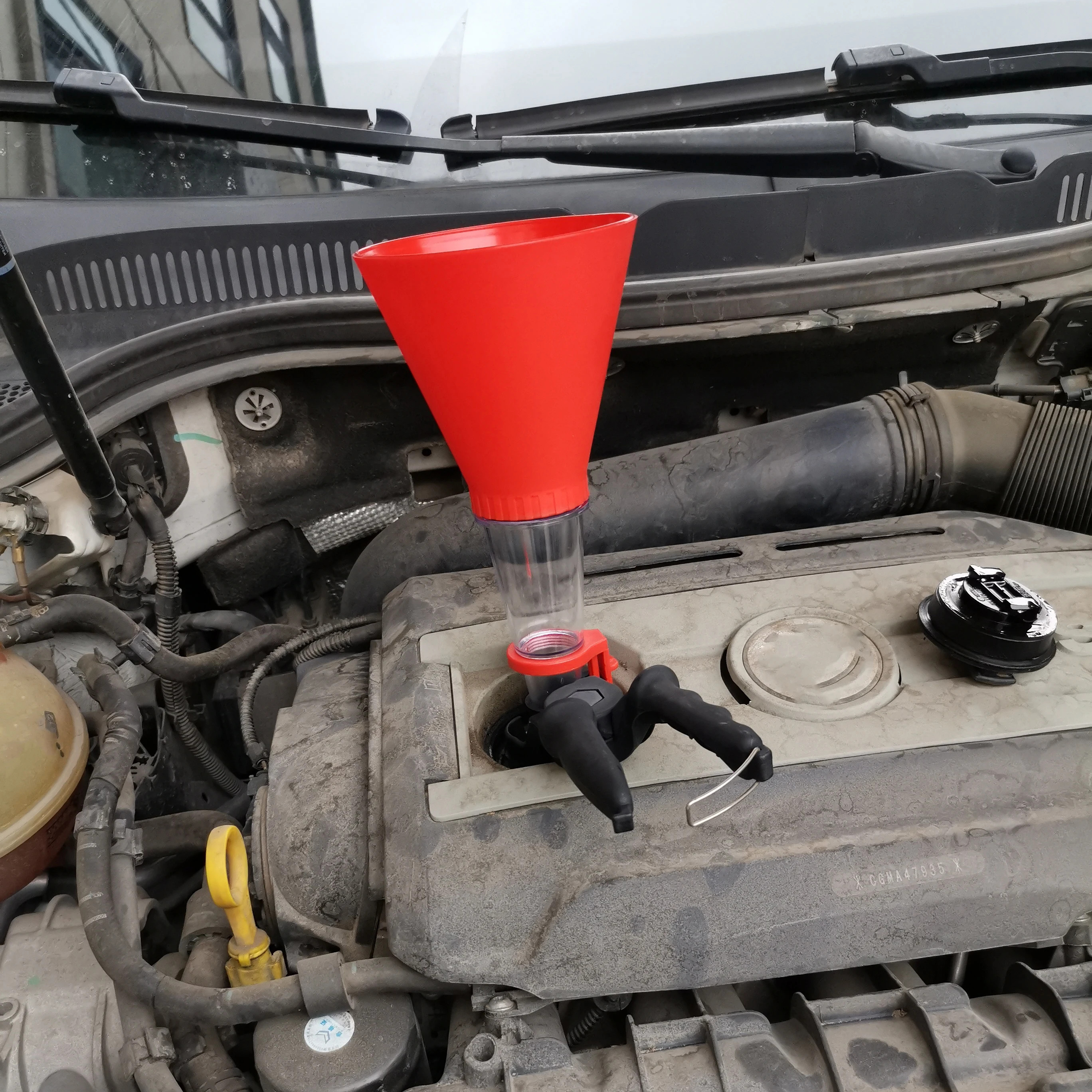 Universal-Car-Engine-Oil-Funnel-Adjustable-Gasoline-Special-Funnel ...