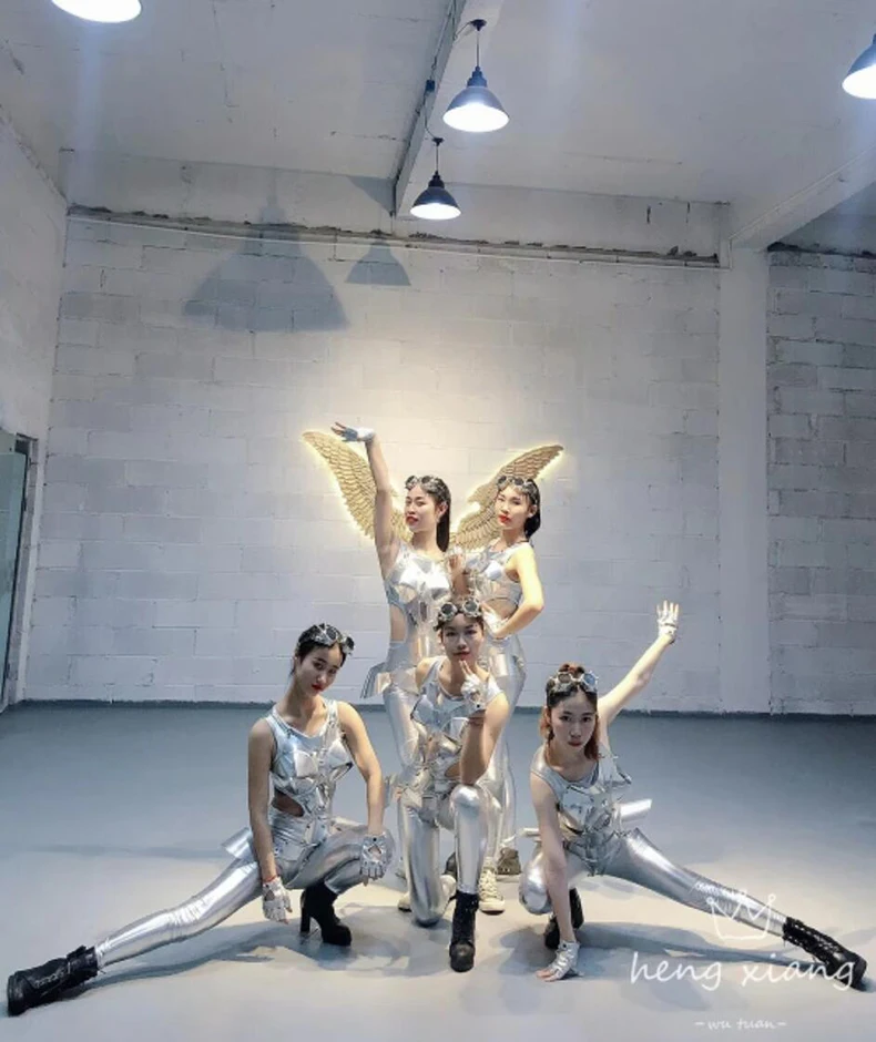 Space Age Silver Drag Queen Costume - Queerks™