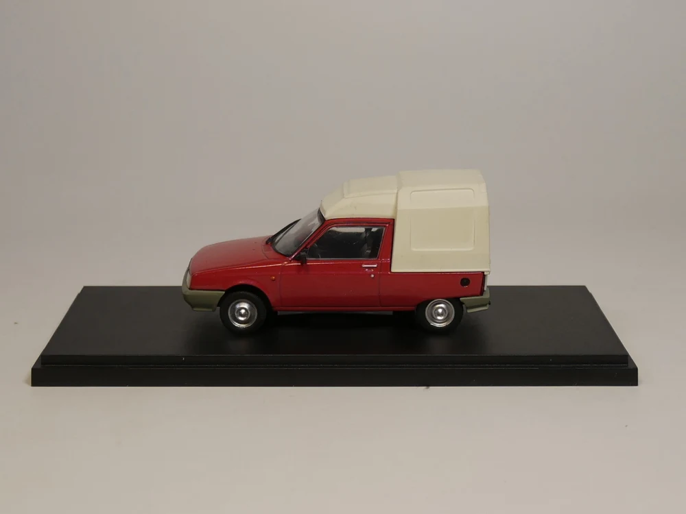 Oltena 12CS Pick Up Masini-de-legenda IXO-IST DeAgostini 1:43 Get cheap ...