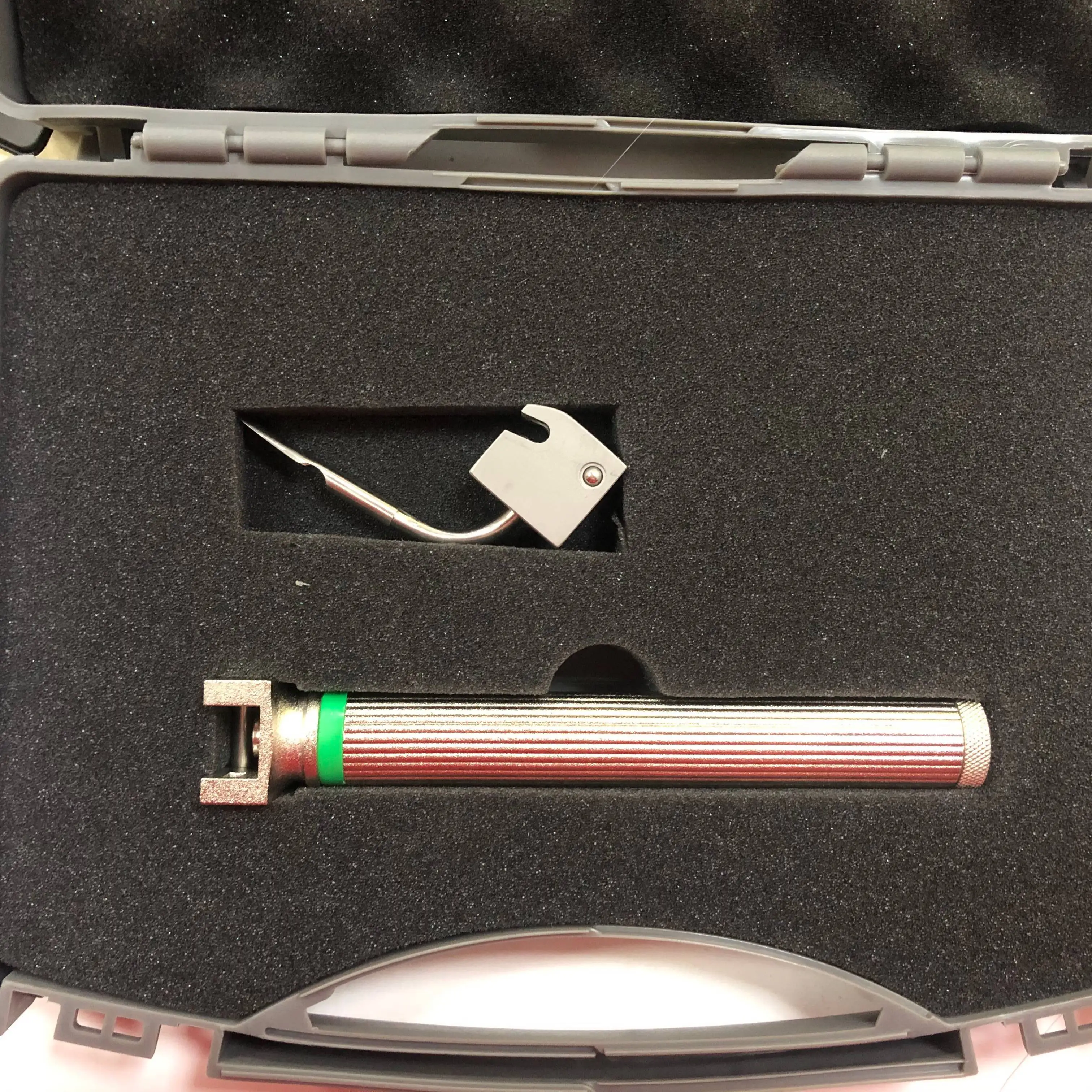 Tracheal-intubation-laryngoscope-for-rats-and-mice-Rat-and-mouse ...