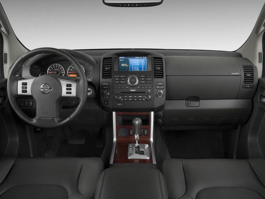 Nissan Pathfinder 2010 Interior