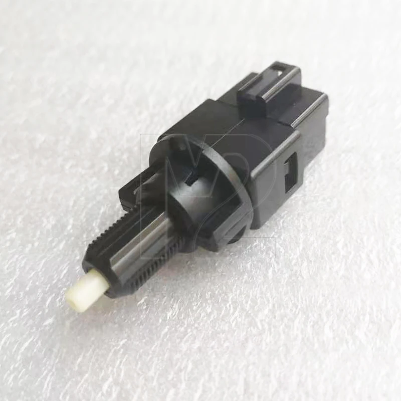 Interruptor de lámpara de parada para Mitsubishi Pajero IO Outlander ...