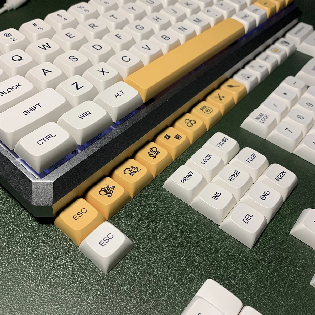 PBT Keycaps XDA Profile Milk Bee Yellow White DYE SUB for 60% 61 87 104 ...