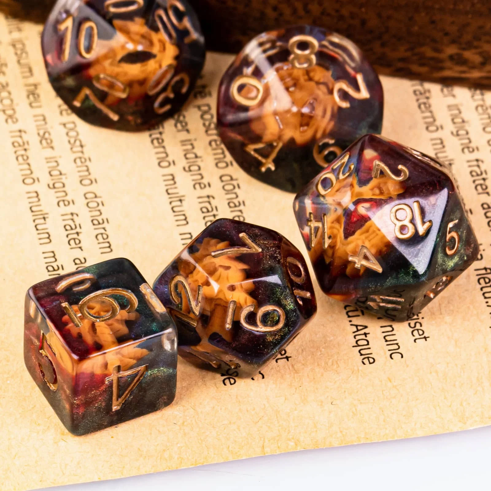 Cusdie-7Pcs-Dragon-Mask-Dice-Set-Resin-D-D-Dice-D4-D6-D8-D10-D-D12.jpg