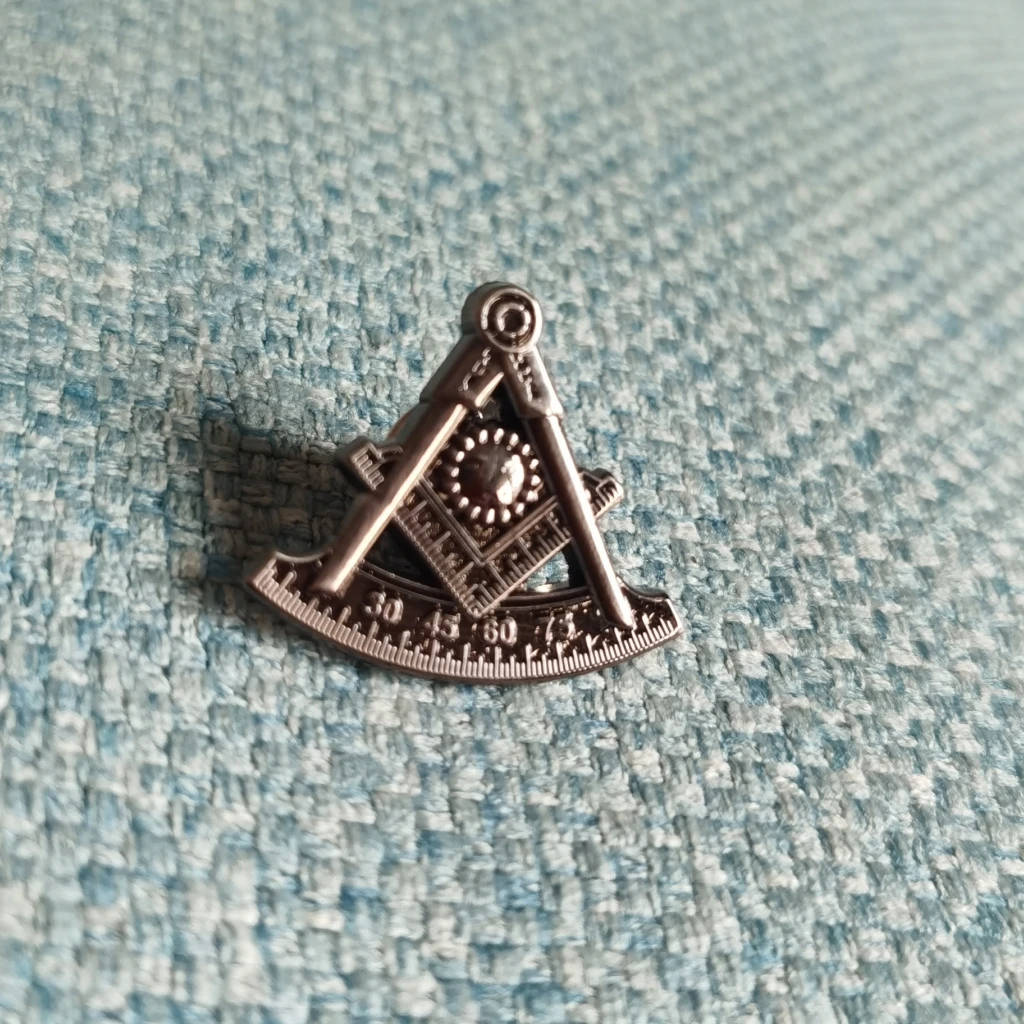 1PCS 1" Past Grand Master Lodge Masonic Freemason Hat Jacket Tools ...