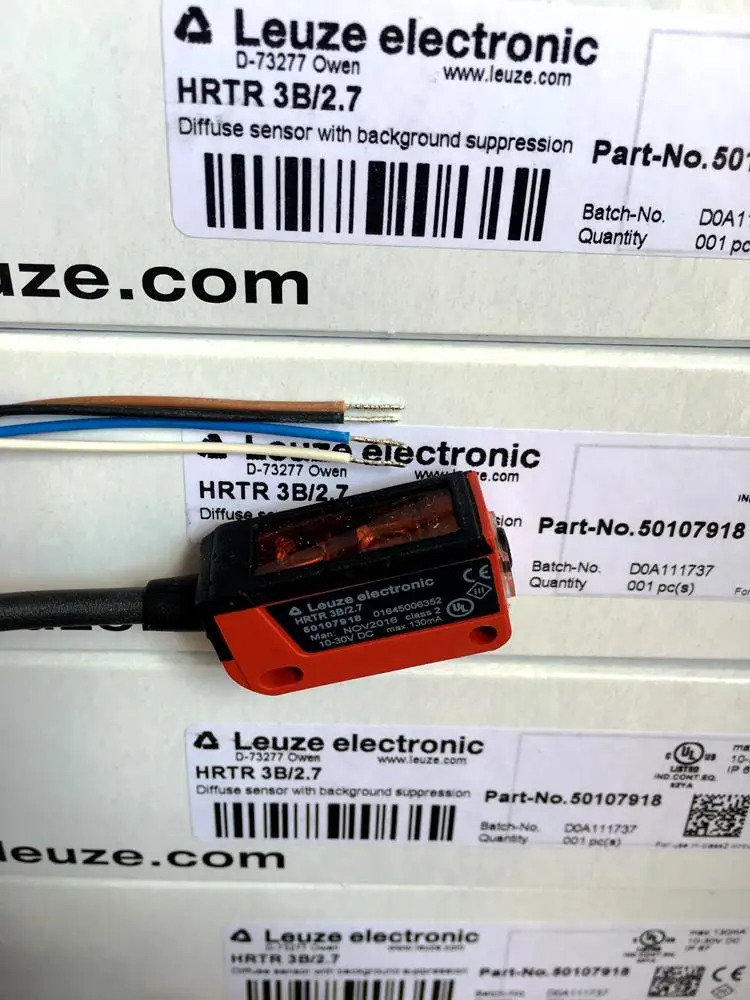 ใหม่แบรนด์เดิม Leuze photoelectric switch HRTR 3B/2.7 HRTR 3B/2.71